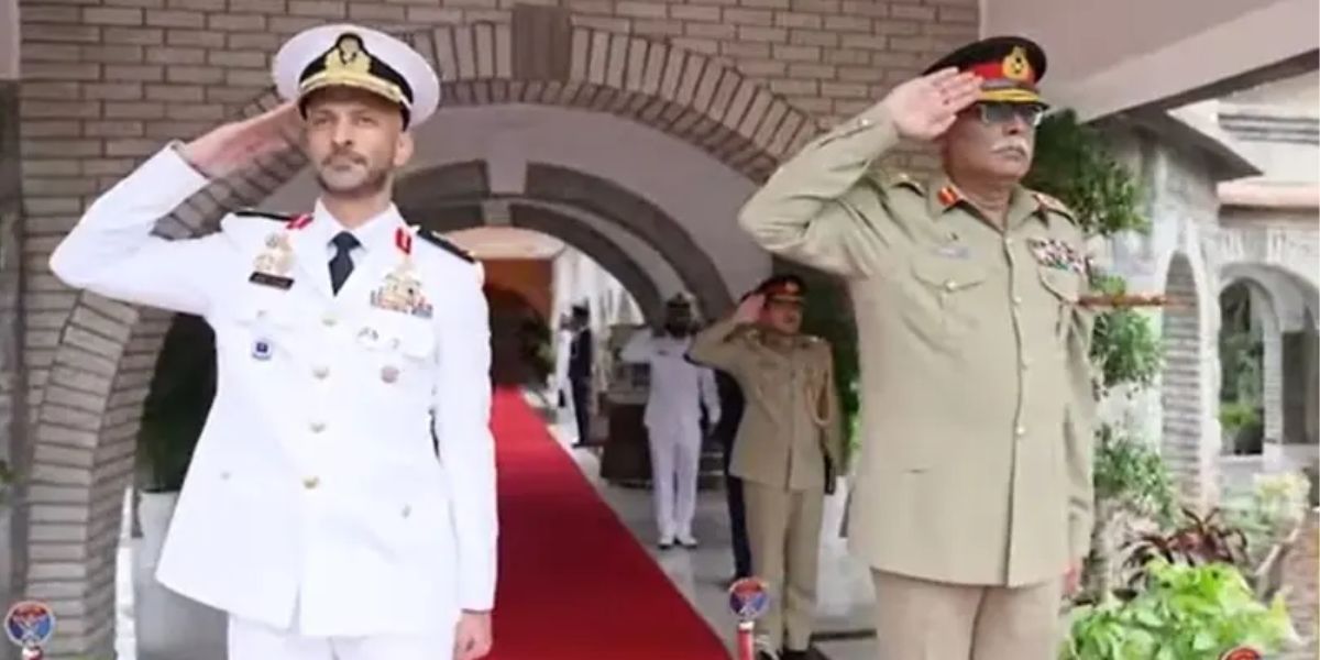 President Zardari Honors UAE Naval Commander With Nishan-E-Imtiaz Medal ...