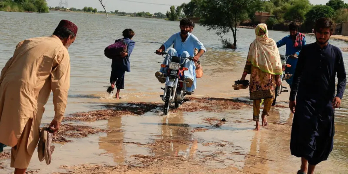 Sindh Floods Submerge Several Kachha Villages in Naushahro Feroze, Ghotki | Human Online