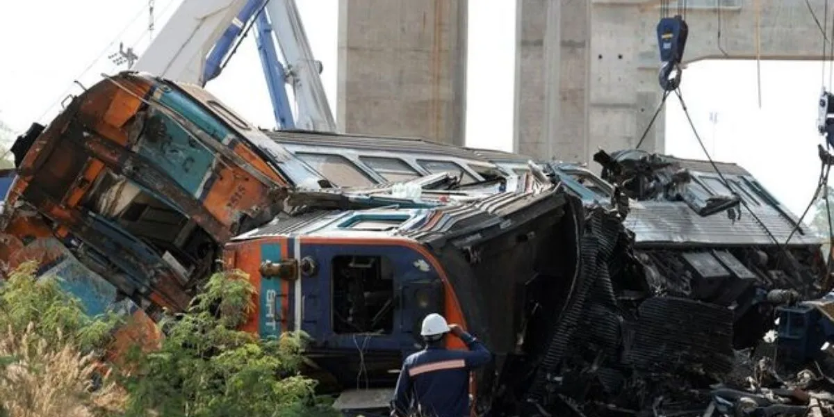 Crane Falls On Train In Thailand Leaving At Least 25 Dead | Human Online