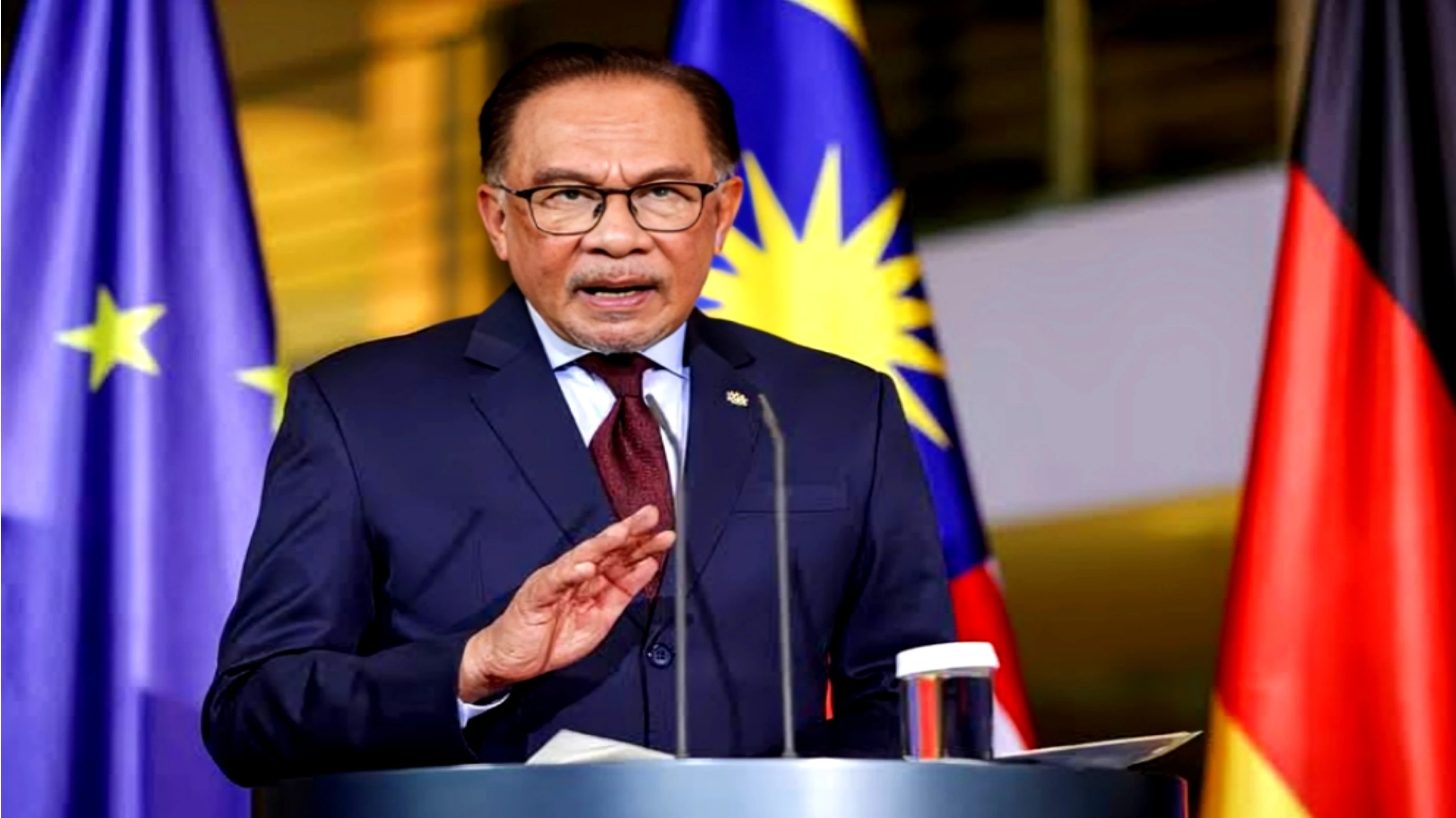 Malaysia’s PM Anwar Ibrahim Raises MH17 Tragedy with Putin Amid Fresh ...
