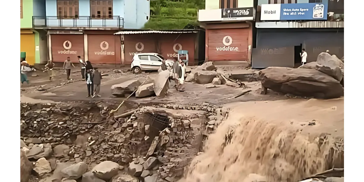 Locals Step Up Relief Efforts in Mandi as Himachal Grapples with Flash ...