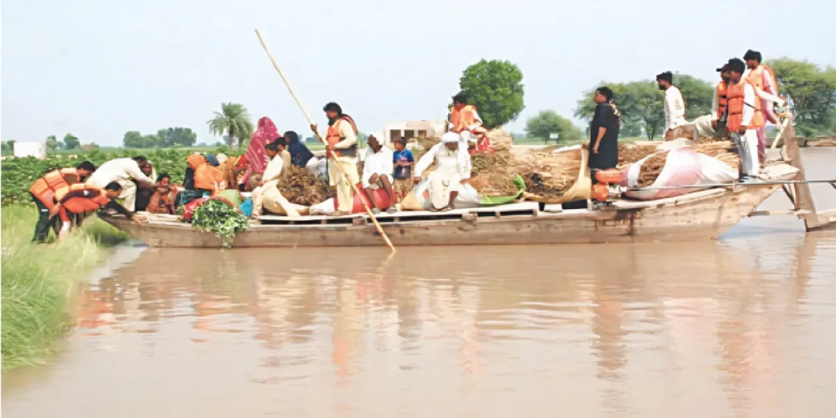 Indus Floods Hit South Punjab, Causing Displacement and Crop Damage ...